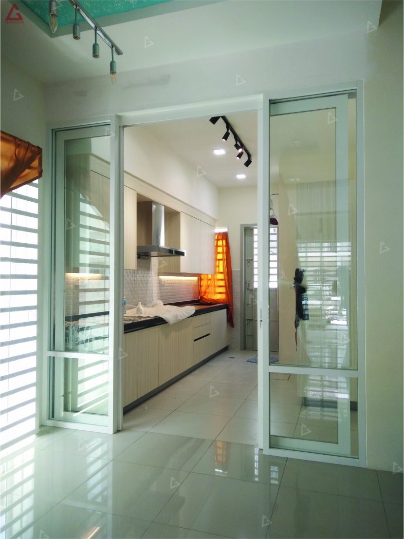 SLIDING DOOR (Frame Type) - Glass House Design