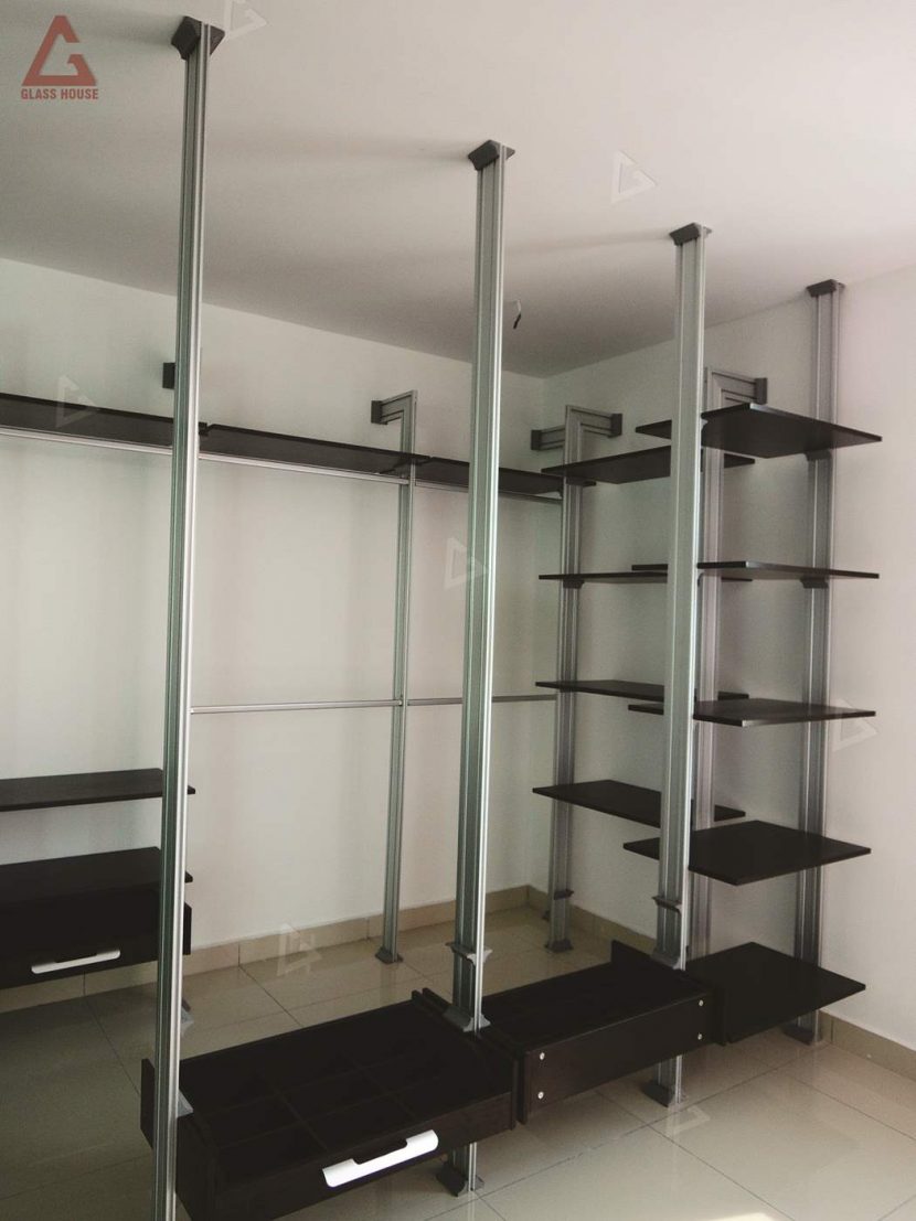 WARDROBE (Walk-In) - Glass House Design