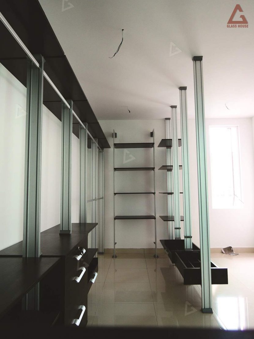 WARDROBE (Walk-In) - Glass House Design