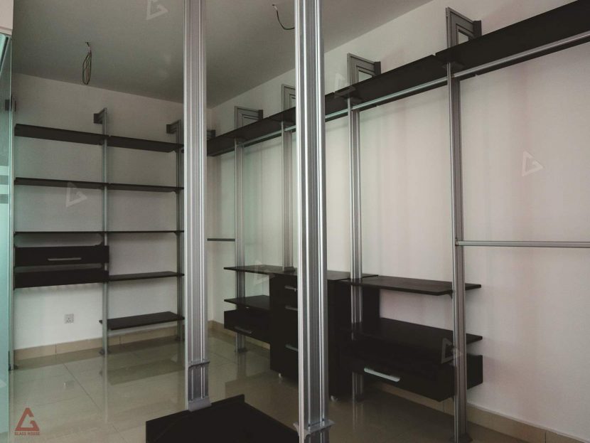 WARDROBE (Walk-In) - Glass House Design